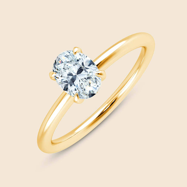 Special engagement rings with oval cut diamond Pukka Berlin